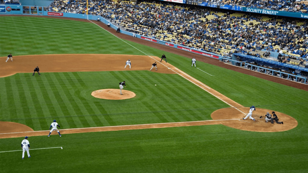 Apple’s Friday Night Baseball streamlets currently require a ...